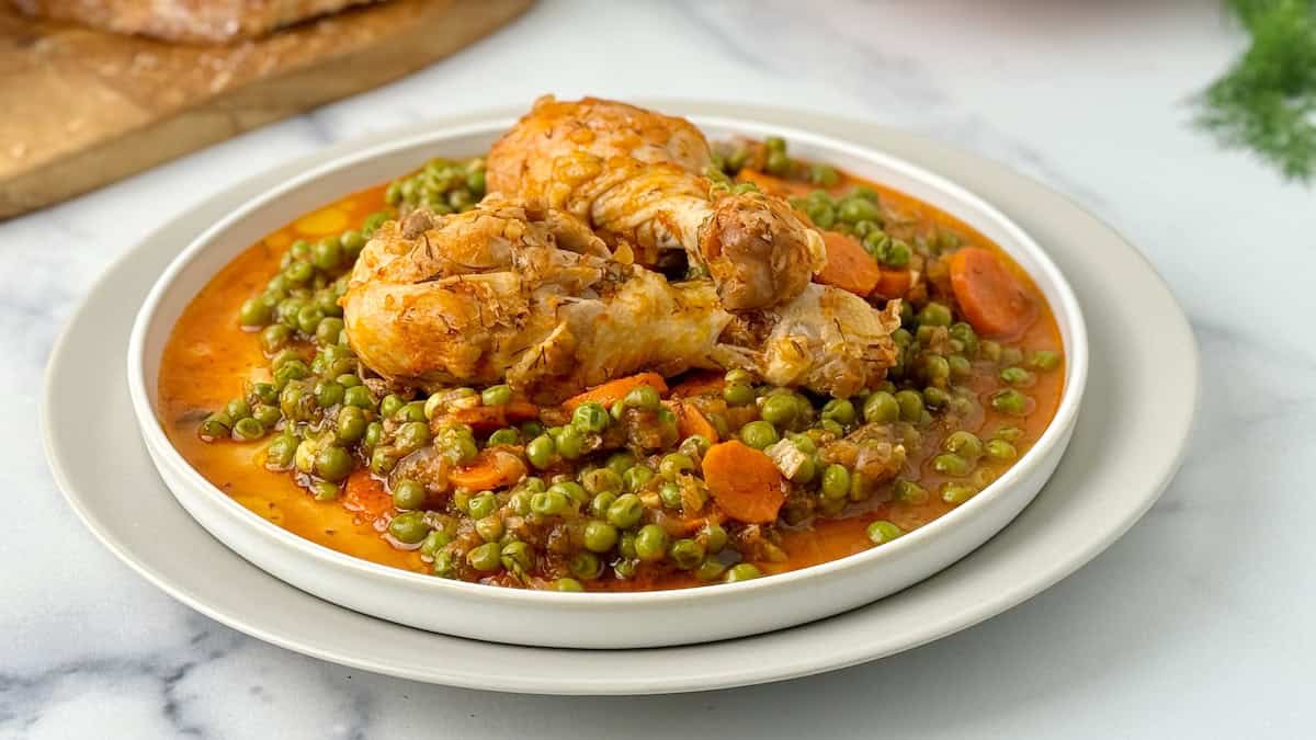 Chicken With Green Peas In Tomato Sauce | Mamazilla