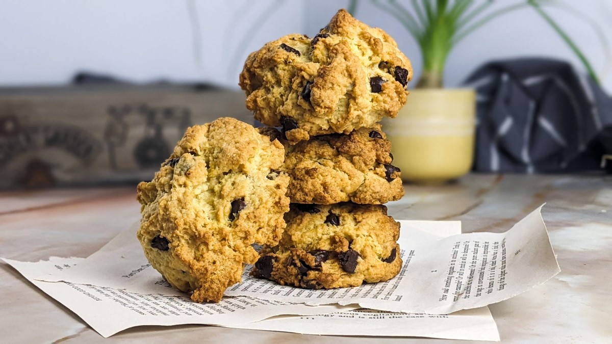 Chocolate Chip Rock Cakes Or Rock Buns | Traditional English Treats ...