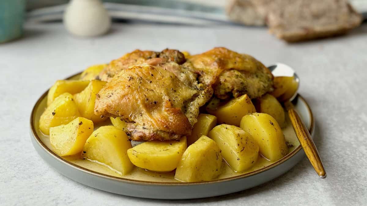Greek Roasted Lemon Chicken Thighs And Potatoes | Mamazilla