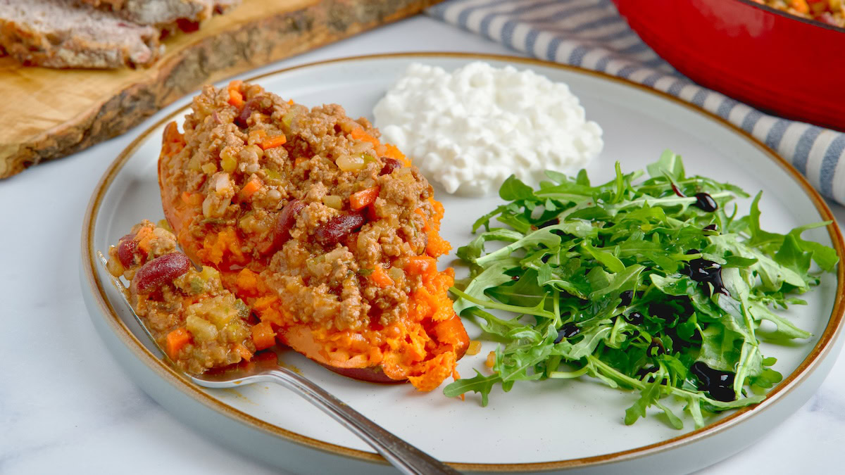 Loaded Sweet Potatoes With Ground Beef & Beans | Mamazilla