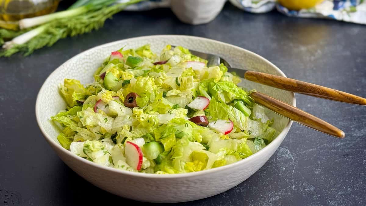 Easy Greek Lettuce Salad - Maroulosalata | Mamazilla