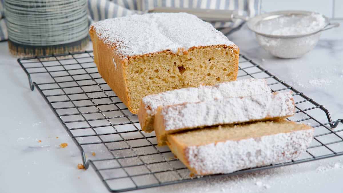Spiced Greek Yogurt Pound Cake | Mamazilla